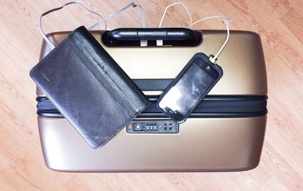 Raden Luggage Review (Luggage with GPS & Chargers) - Hippie In Heels